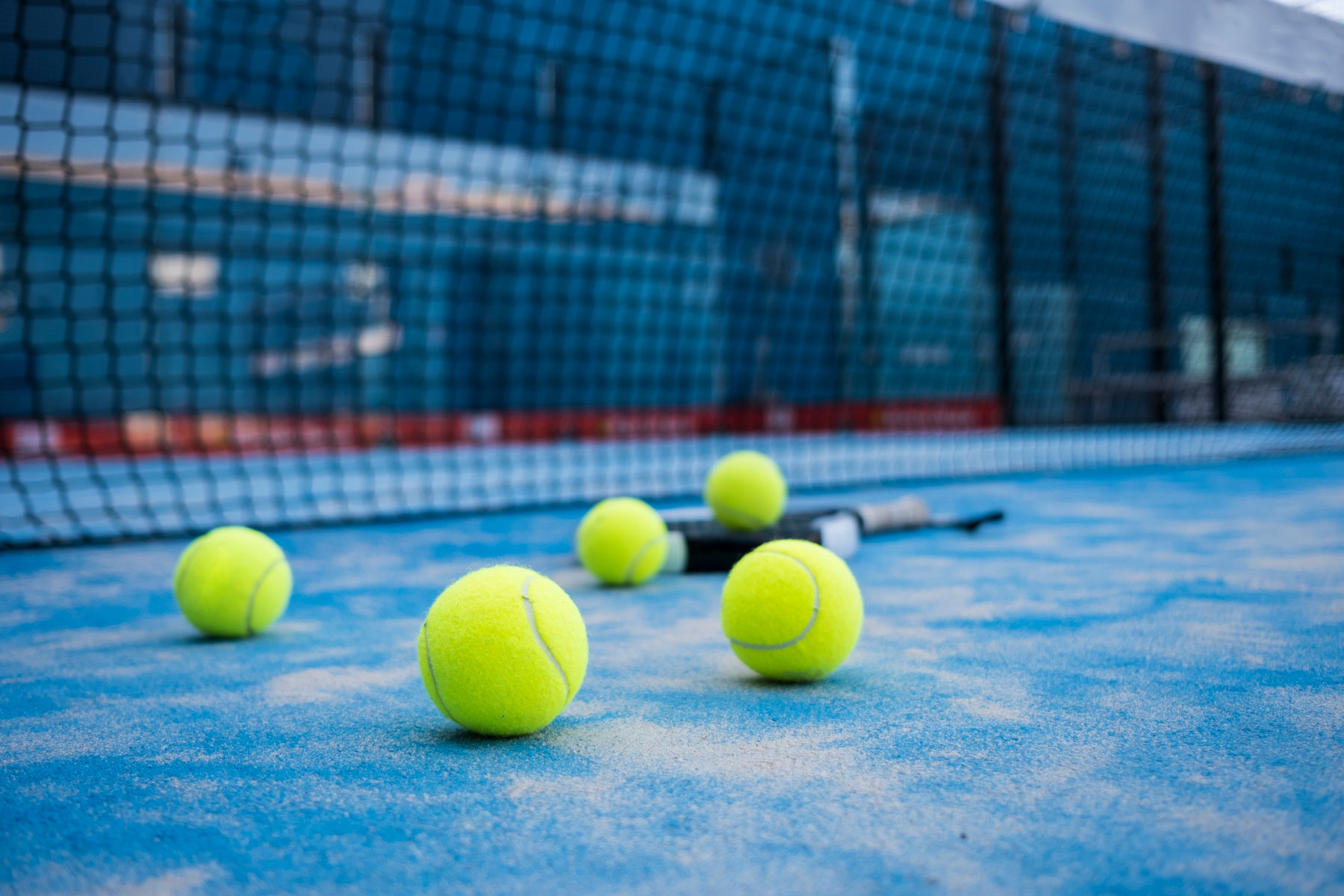 Rengjør padelbanen - Hako